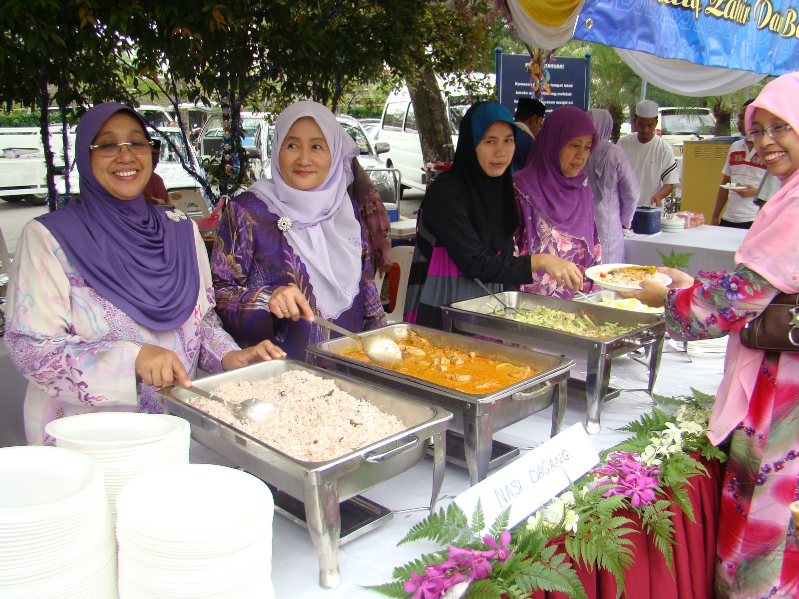Masjid Saidina Abu Bakar As Siddiq, Bangsar.: Jamuan Idulfitri Pusat ...
