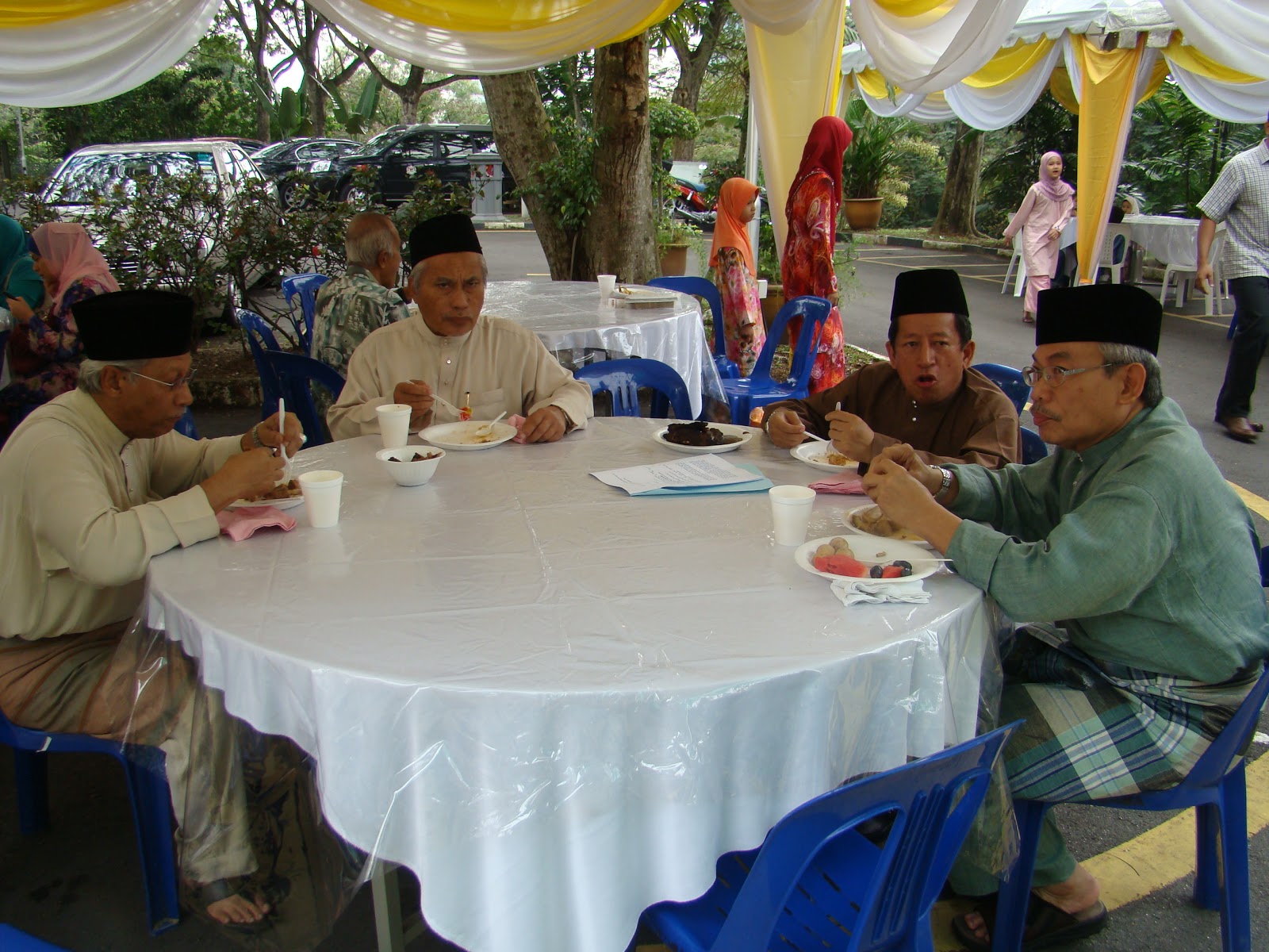 Masjid Saidina Abu Bakar As Siddiq, Bangsar.: Jamuan Idulfitri Pusat ...