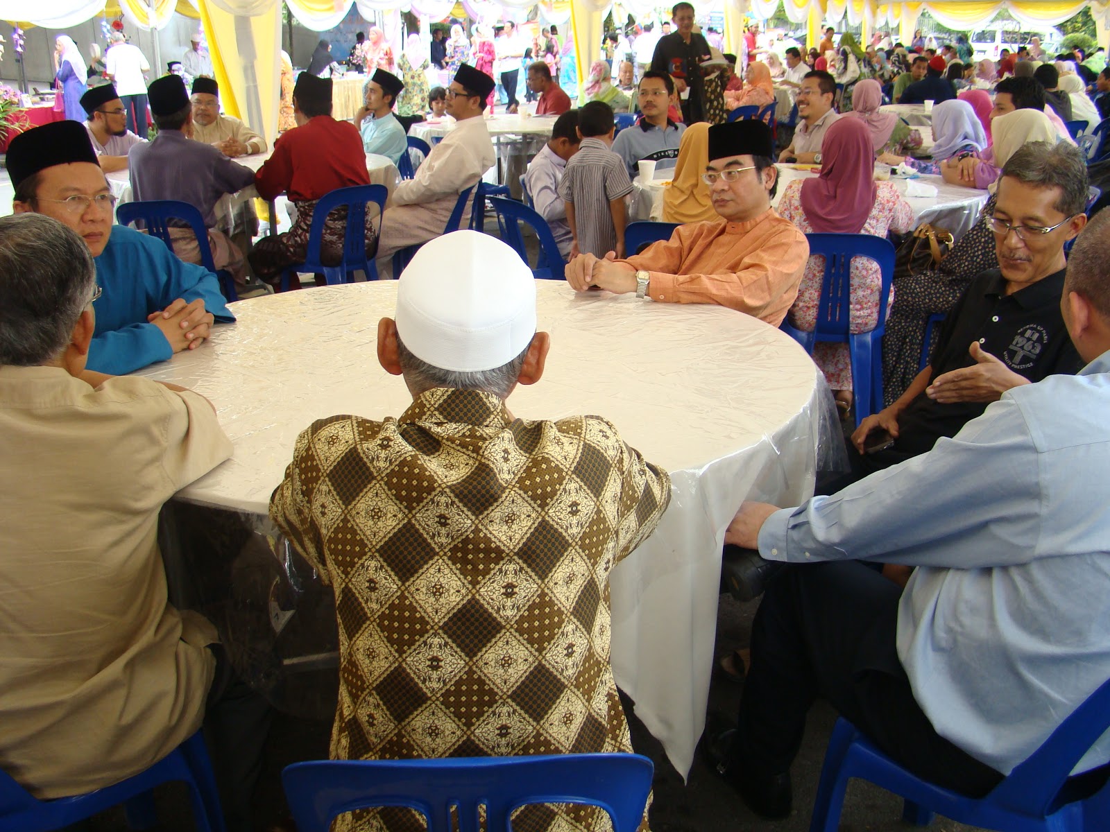 Masjid Saidina Abu Bakar As Siddiq, Bangsar.: Jamuan Idulfitri Pusat ...