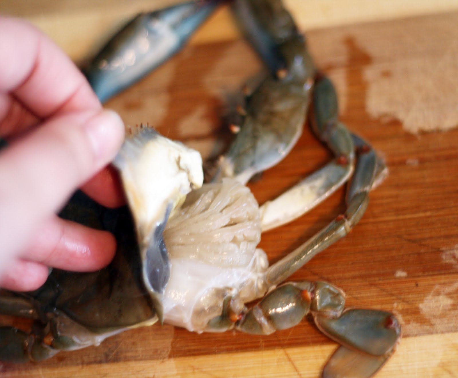 How to: Clean Soft Shell Crabs – Coconut & Lime