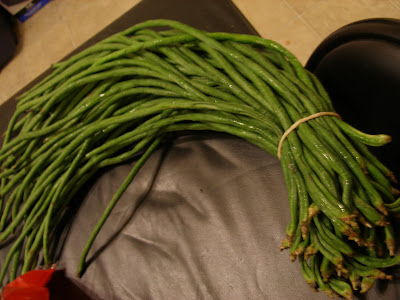 spicy hut: yard long beans / barbati curry..