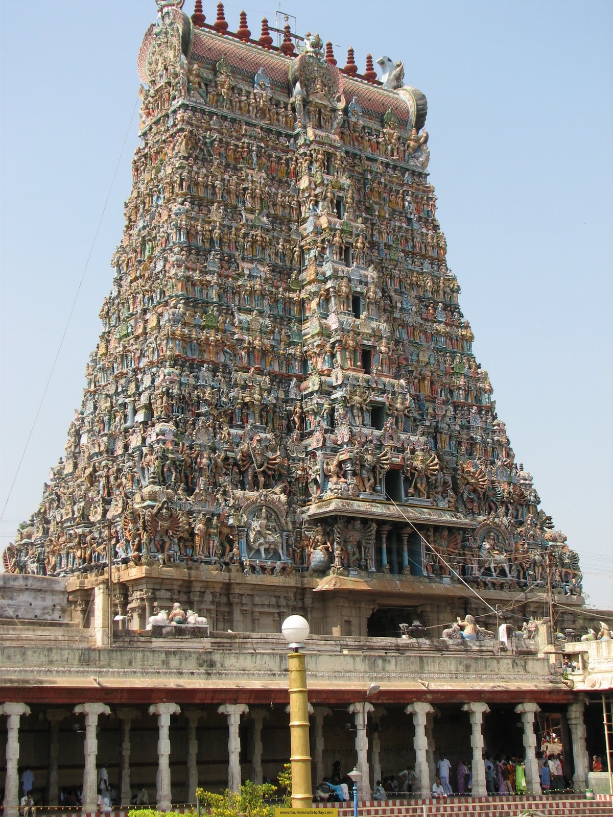 TEMPLE ARCHITECHTURE: MEENAKSHI TEMPLE.