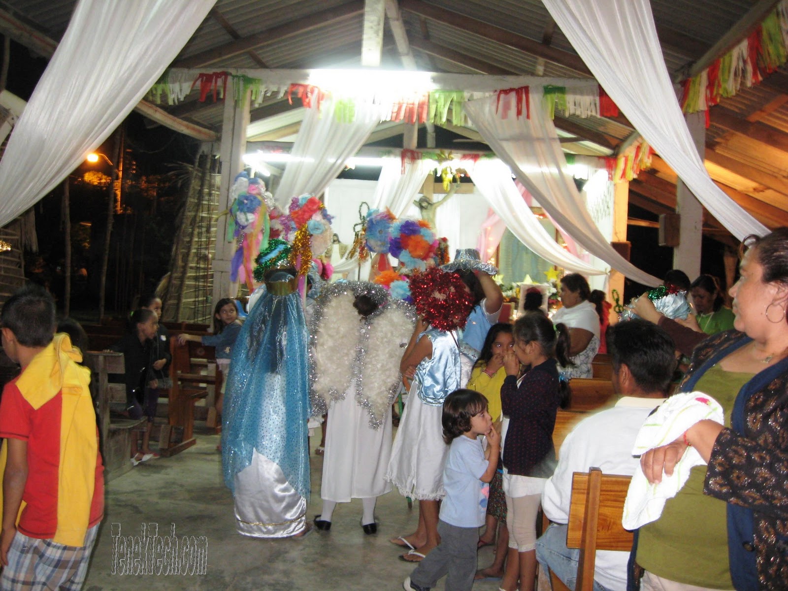 Living Barra de Navidad: Mexican Christmas Traditions - Las Posadas in ...