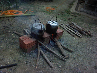 De Sulap Of Monggisan: kayu api VS tong gas VS renjatan elektrik!!