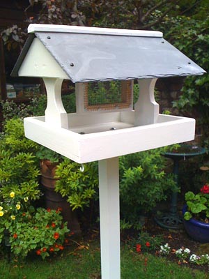 Shed Projects: Bird Table in White Gloss Finish