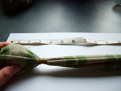 Leanne Woods Designs: Tutorial - Homemade Poi for Kids