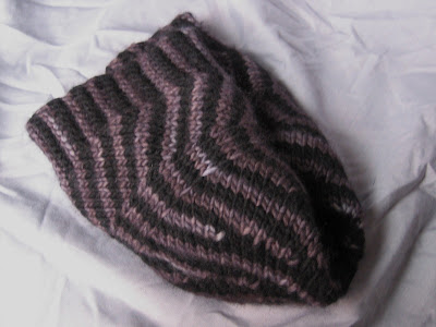 S P L E N D O R = -: Short Rows Wavy Hat by Lee Meredith