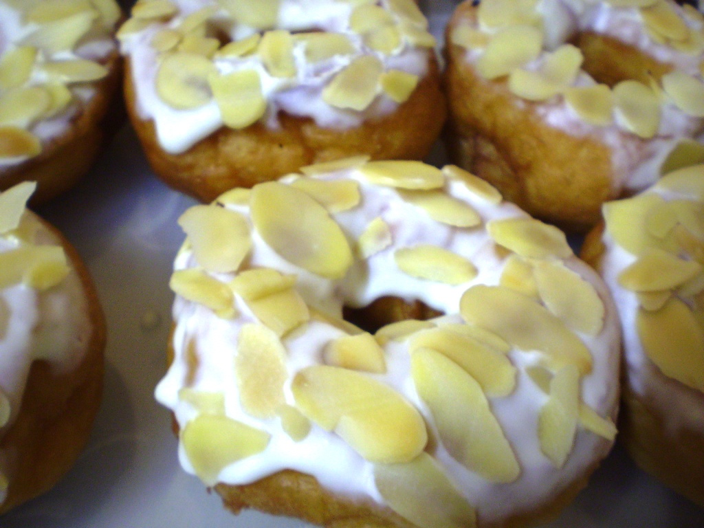Bunda Cakes: Donat Kentang Ceria