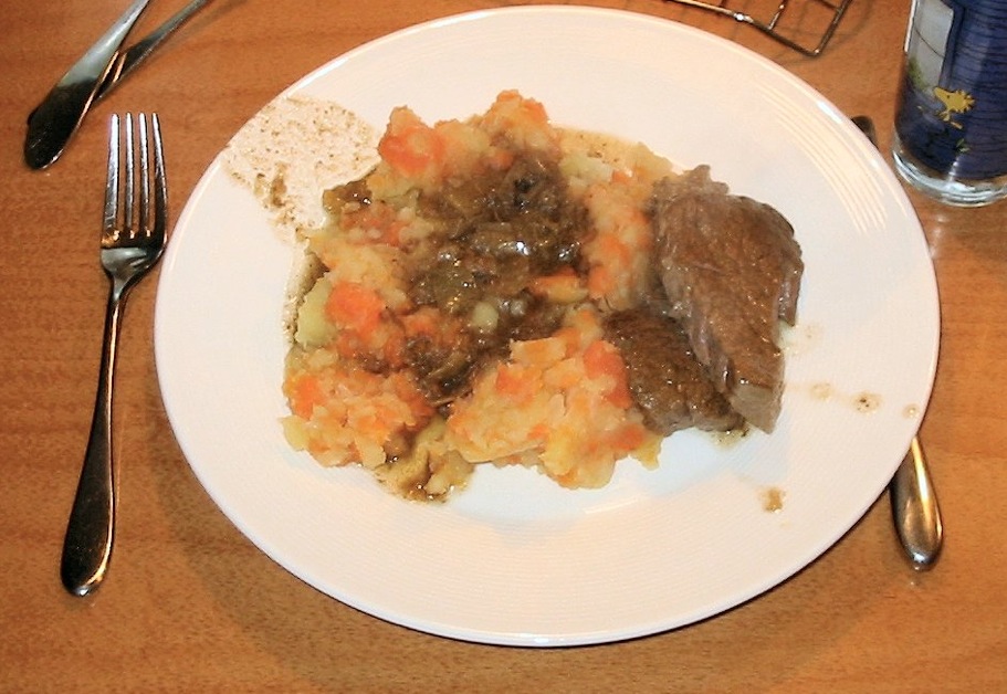 Traditional Cook Book: Hodgepodge (Hutspot met klapstuk)