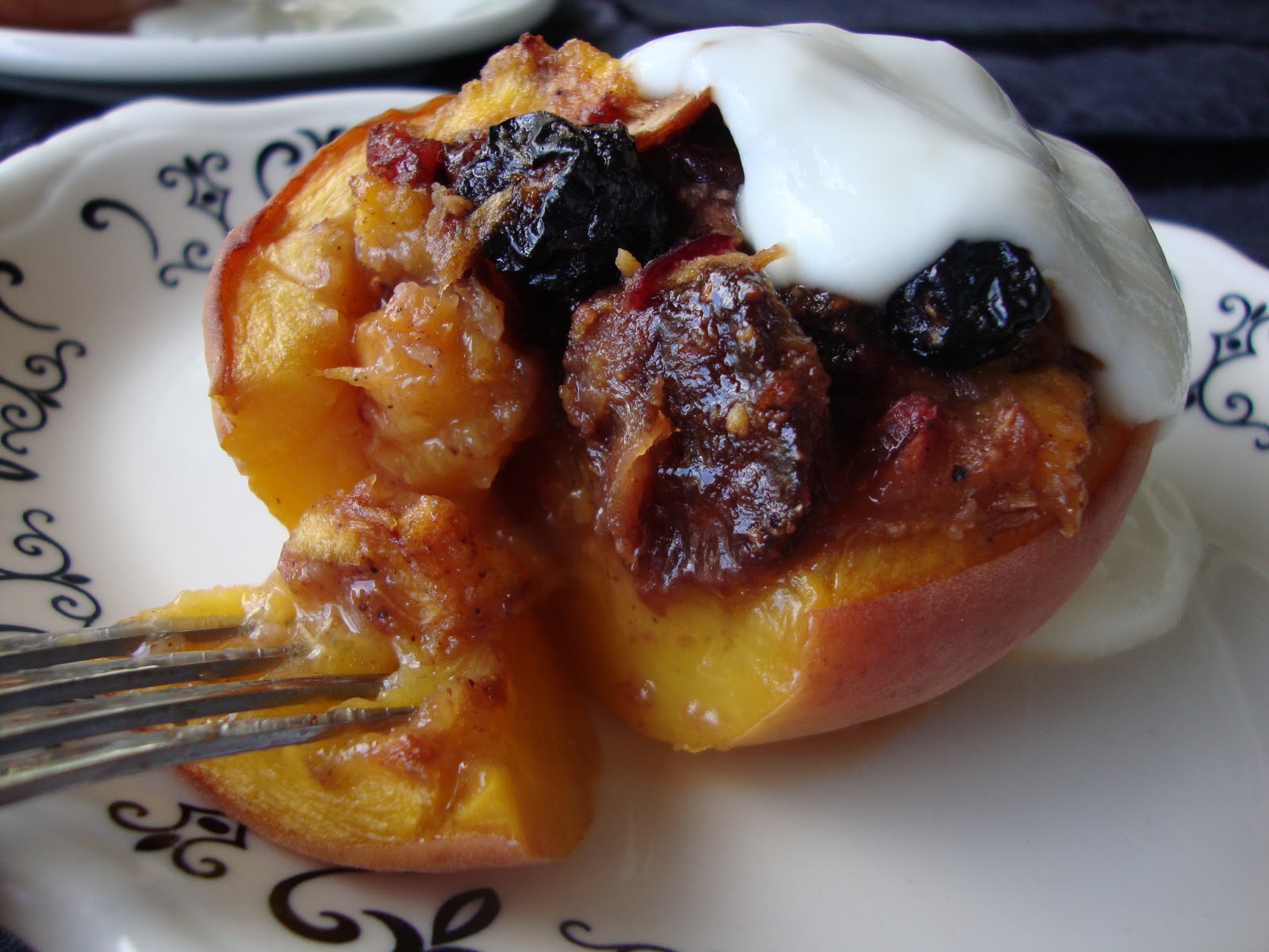 Me, Myself & Pie: Warm, Stuffed Peaches & Oatmeal Cookie Peach Cobbler