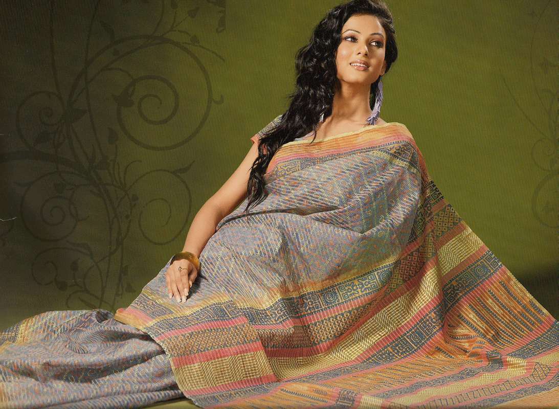 Designer Saree | Bollywood Saree | Bridal Saree: Models posing in ...