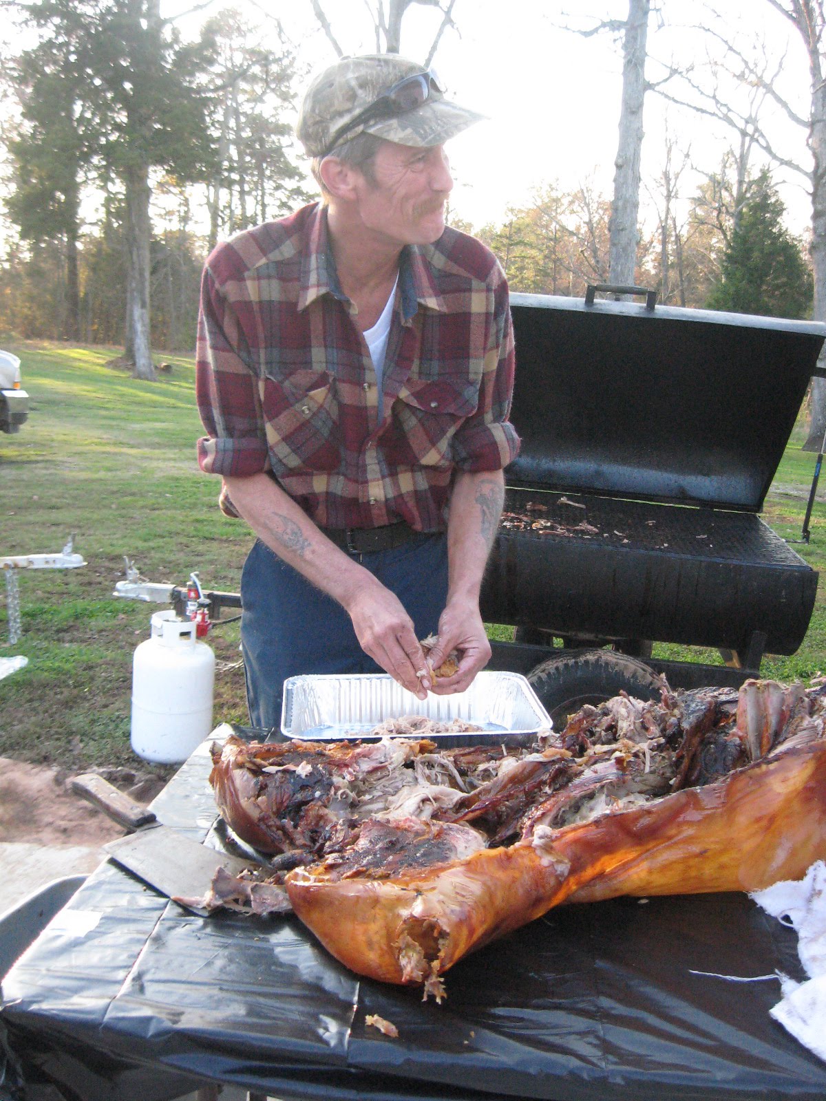 Barbecue Master: Southern Pig Pickin' - Yehaw - That's Some Great Barbecue