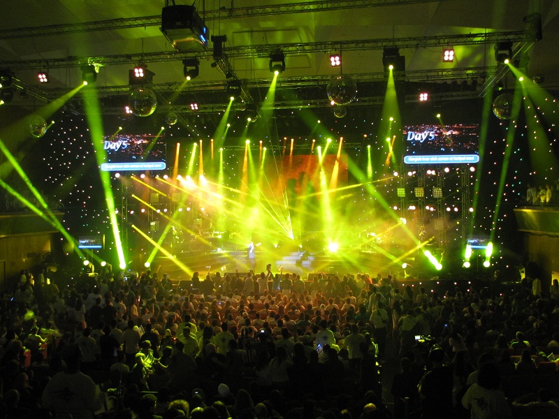 Taglit Birthright holds mega event with thousands of visiting Jews ...