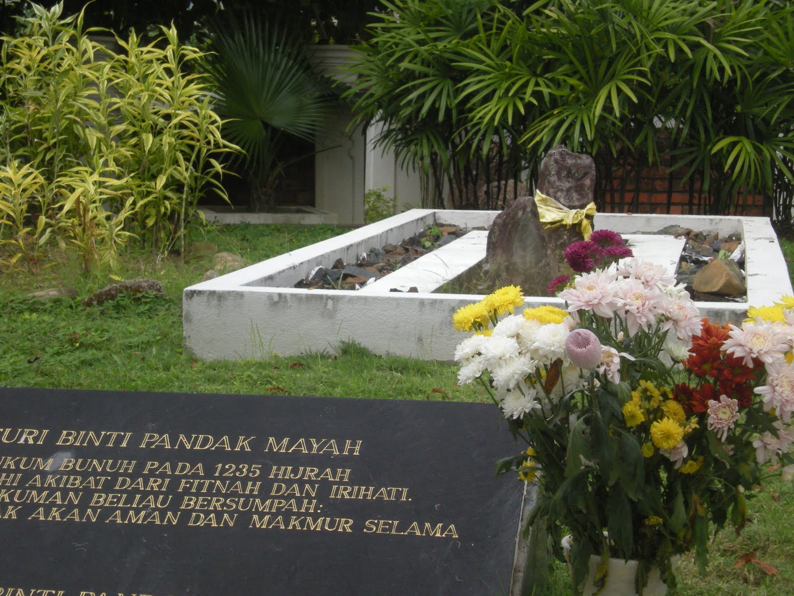 TIGA HARI DUA MALAM DI BUMI MAHSURI (1)