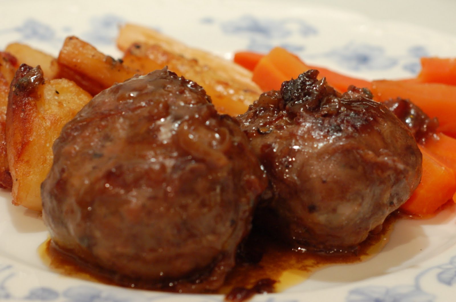 feast with bron: Venison Faggots with Onion Gravy