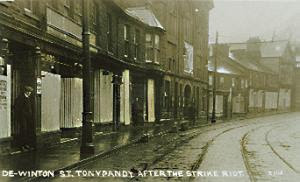 Country Standard: Daily Worker - Churchill Obituary 1965