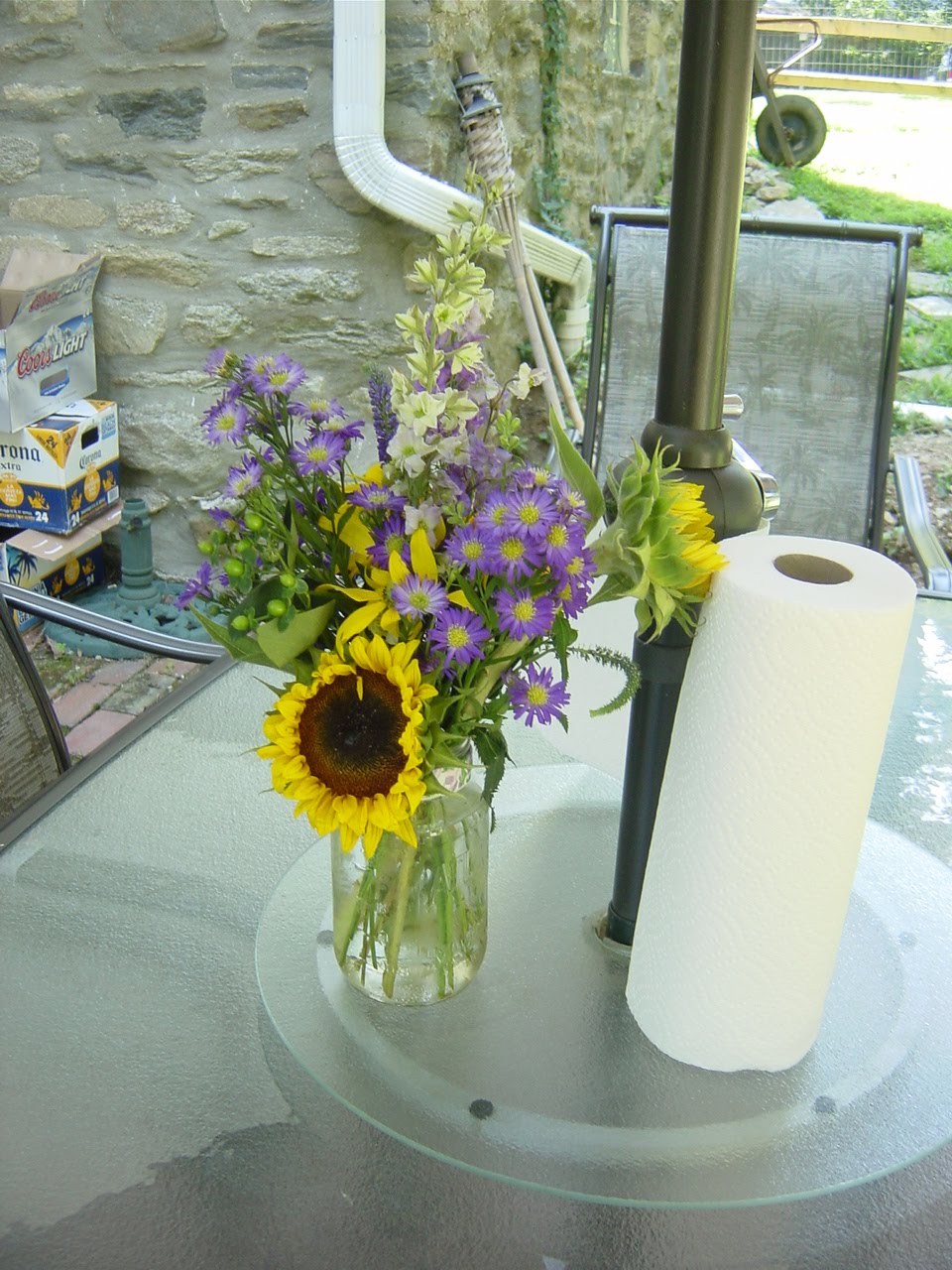 Whimsical Welcomes Floral Design: Backyard BBQ - How To Make Easy ...