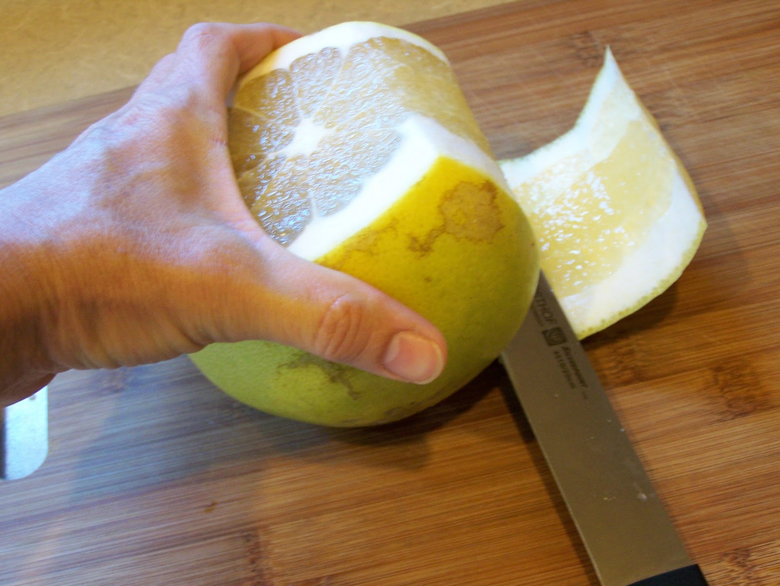 How to Cut a Pummelo