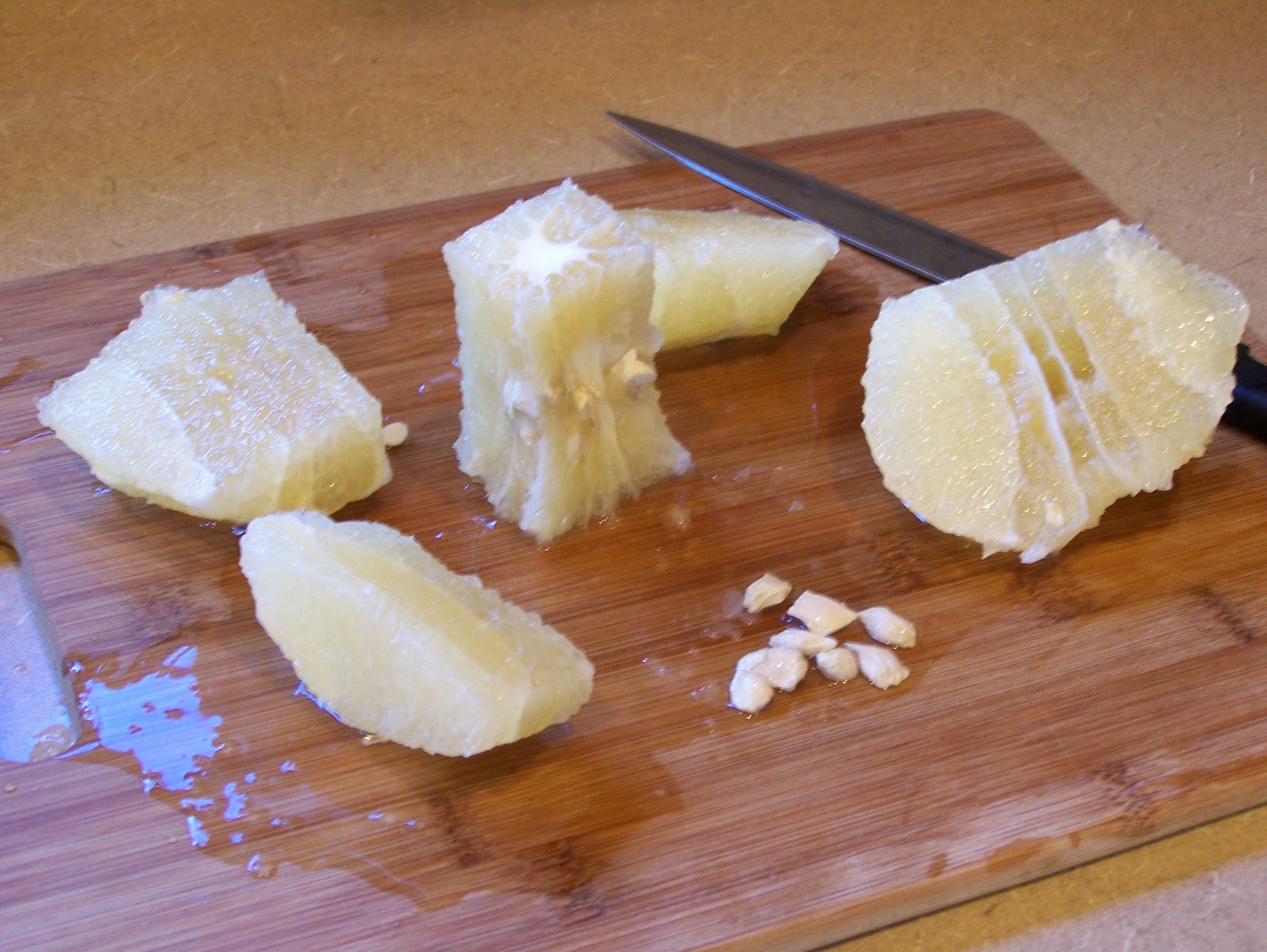 How to Cut a Pummelo