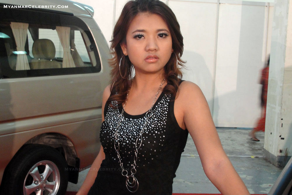 Photo Model: Myanmar Teenage Model Girl @ Automobile Show Yangon