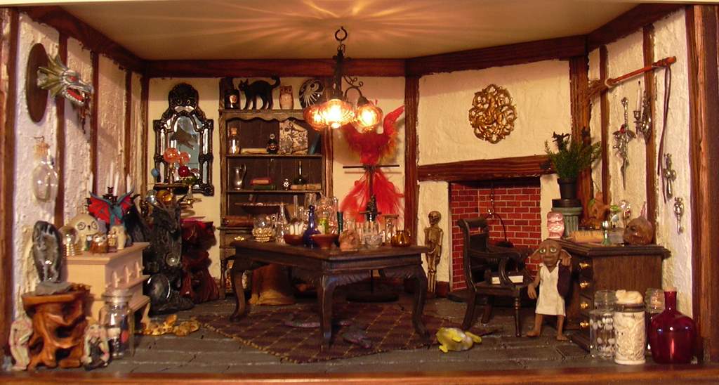 Margriet's Miniatures: The wizard's workroom