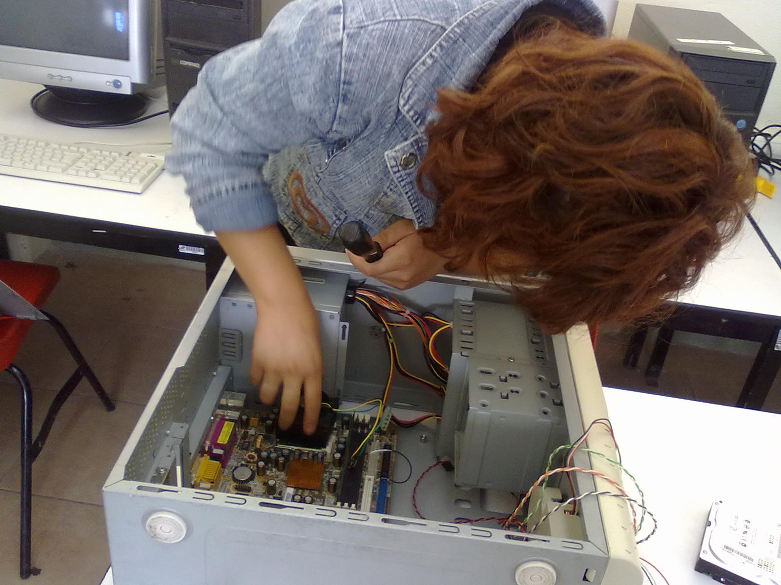 tania: ARMADO Y DESARMADO DEL EQUIPO DE COMPUTO