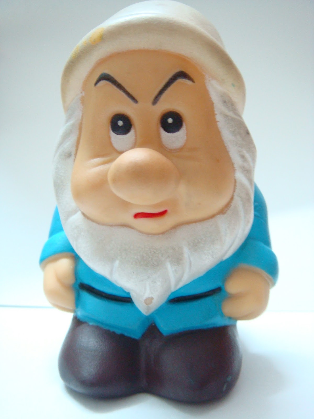 HOBI KITE: 035 - SEVEN ( 7 ) DAWRFS SQUEEZE TOY