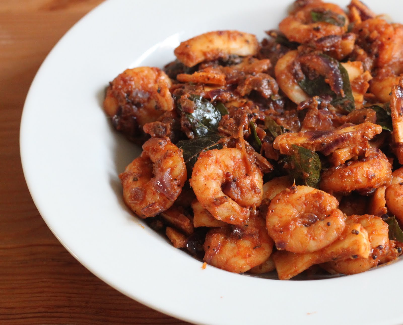 My Kitchen Antics: Prawns in a spicy, tangy tamarind gravy