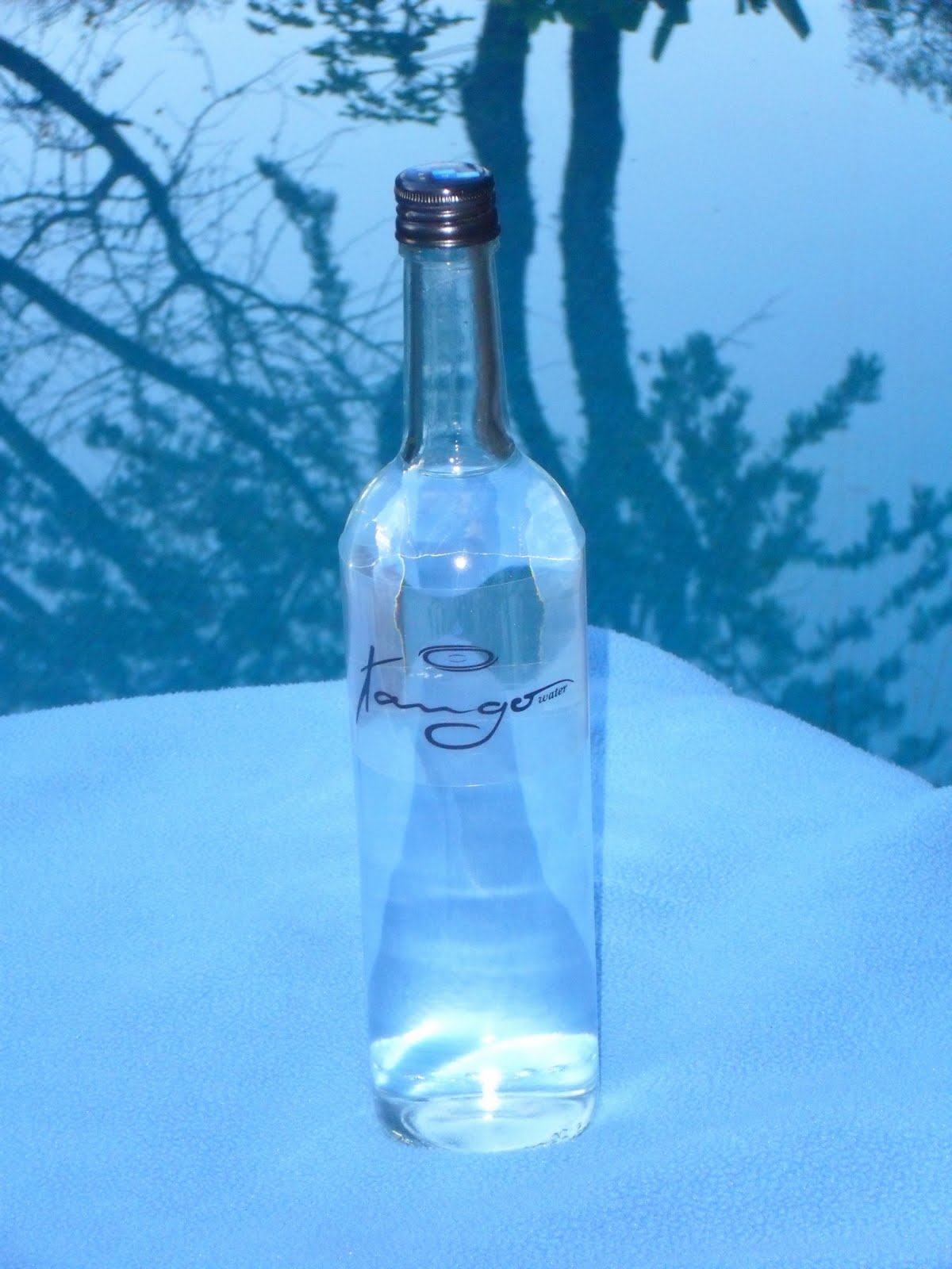 Tango Water: TANGO WATER - Organic Mineral Water