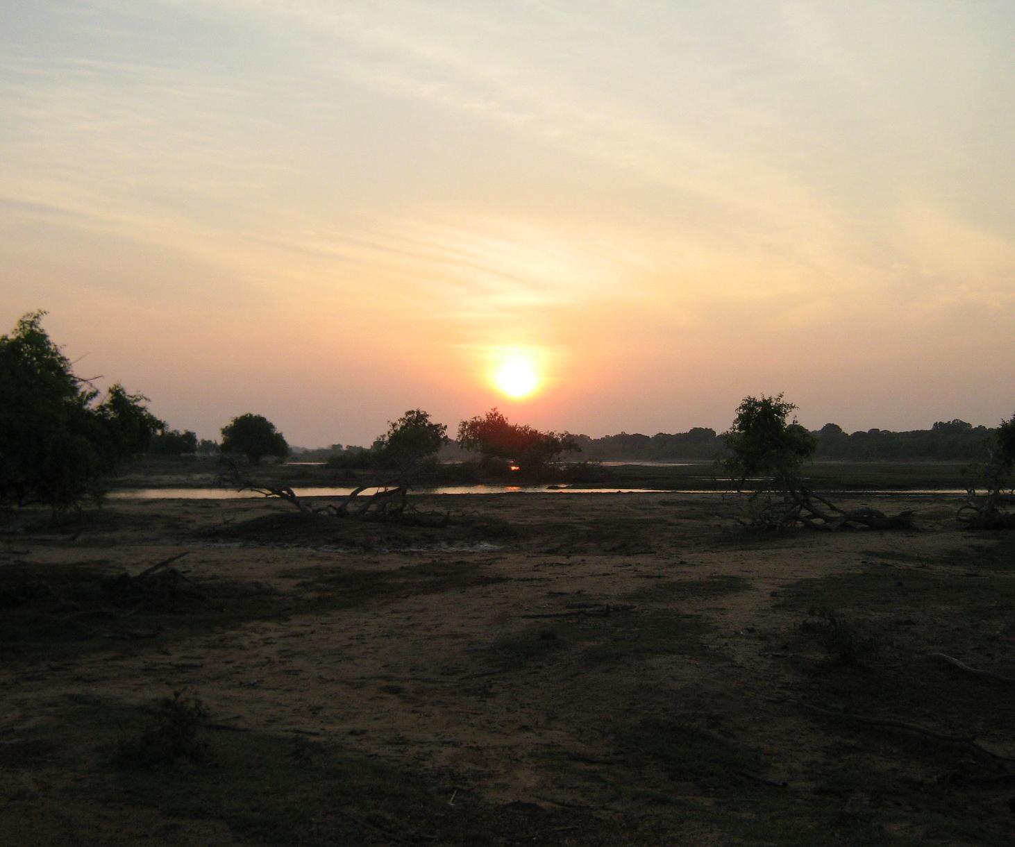 Kirigalpoththa: Sunrise from Yala