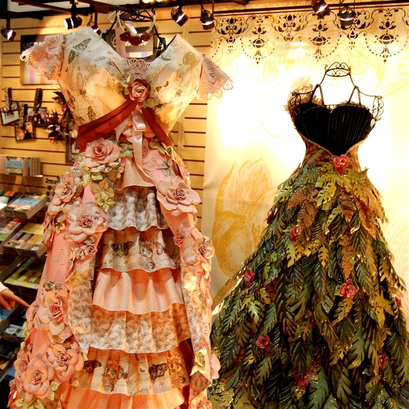 Capadia Designs: Paper Roses (and fabulous dresses....)
