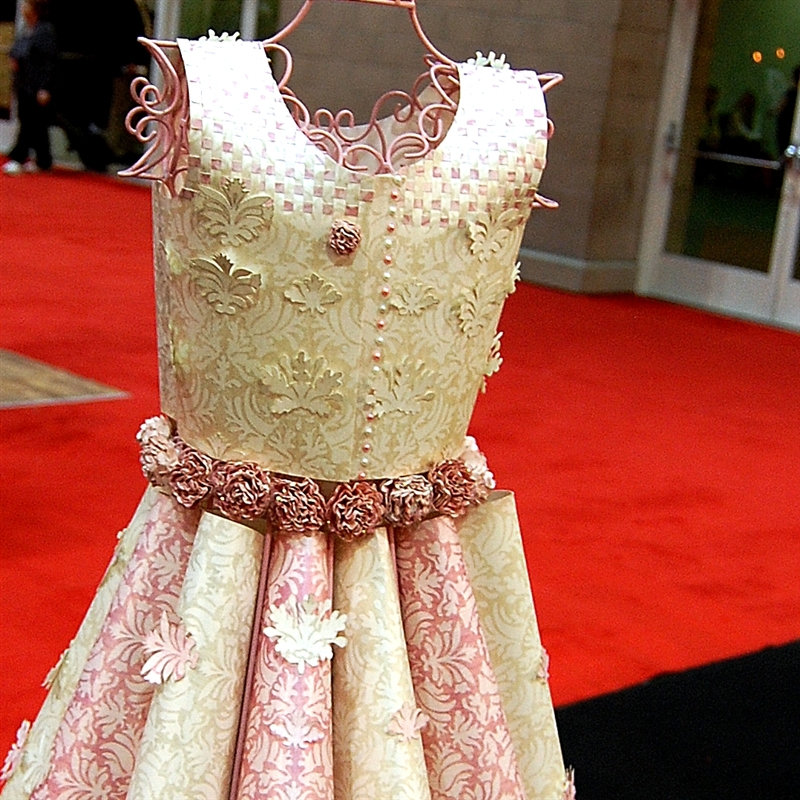 Capadia Designs: Paper Roses (and fabulous dresses....)