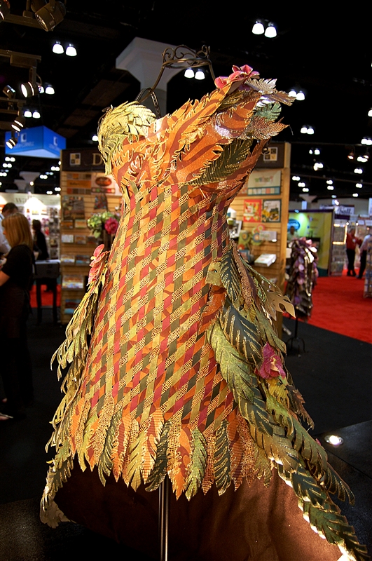 Capadia Designs: Paper Roses (and fabulous dresses....)