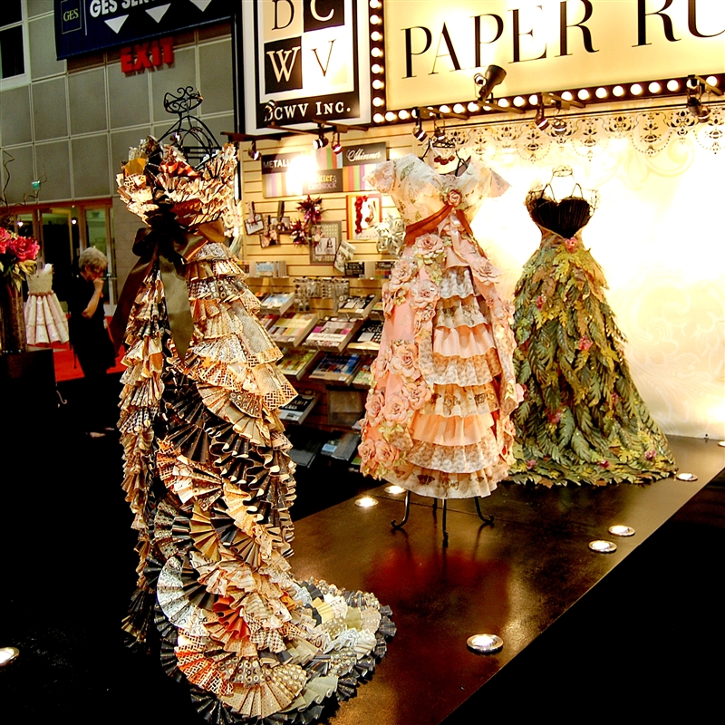 Capadia Designs: Paper Roses (and fabulous dresses....)