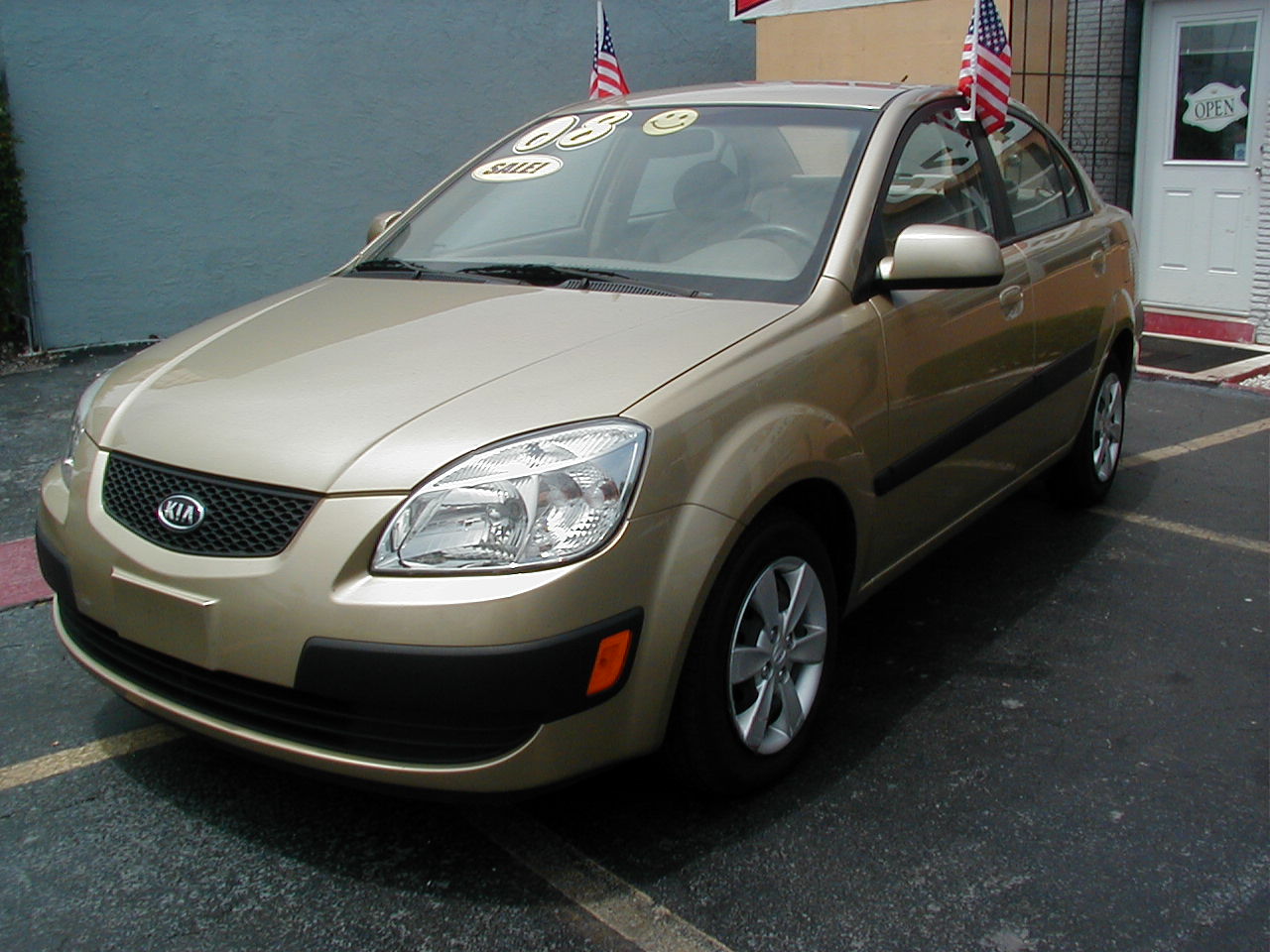 PreownedAutomobiles: KIa Rio 2008 51K miles , $7895 Like new