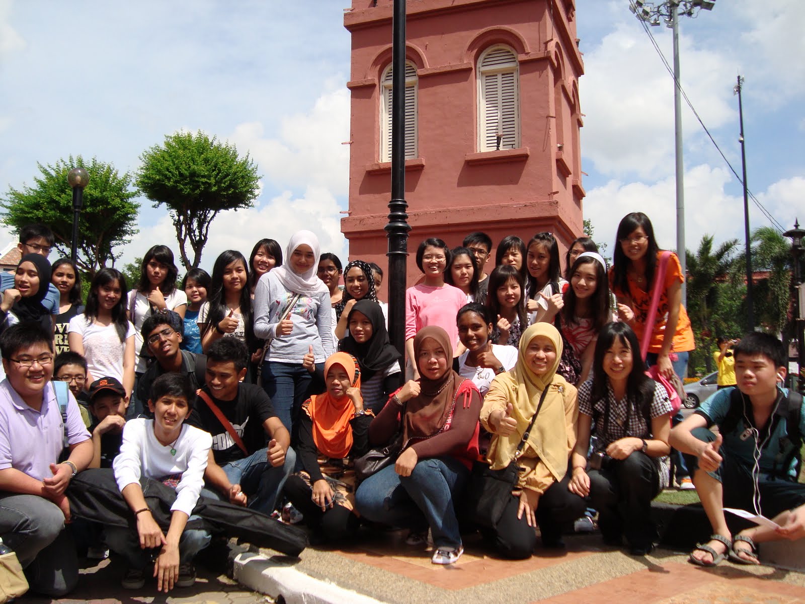 Sehari dalam Sejarah . . .: LAPORAN LAWATAN KE KOTA MELAKA 3 APRIL 2010
