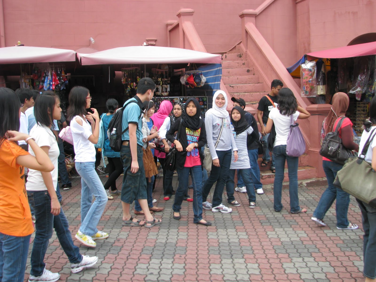 Sehari dalam Sejarah . . .: LAPORAN LAWATAN KE KOTA MELAKA 3 APRIL 2010