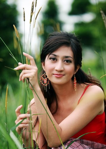 Helmalia Putri Wear Sexy Tanktop | Asian Gallery