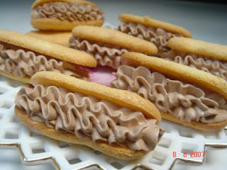 Yochana's Cake Delight! : Chocolate Custard Cream Sponge Fingers