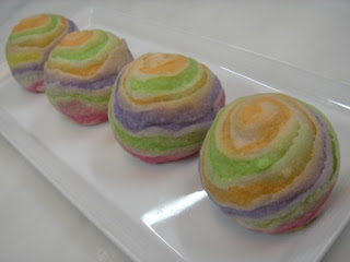 Yochana's Cake Delight! : Baked Six Colour Rainbow Spiral Mooncake