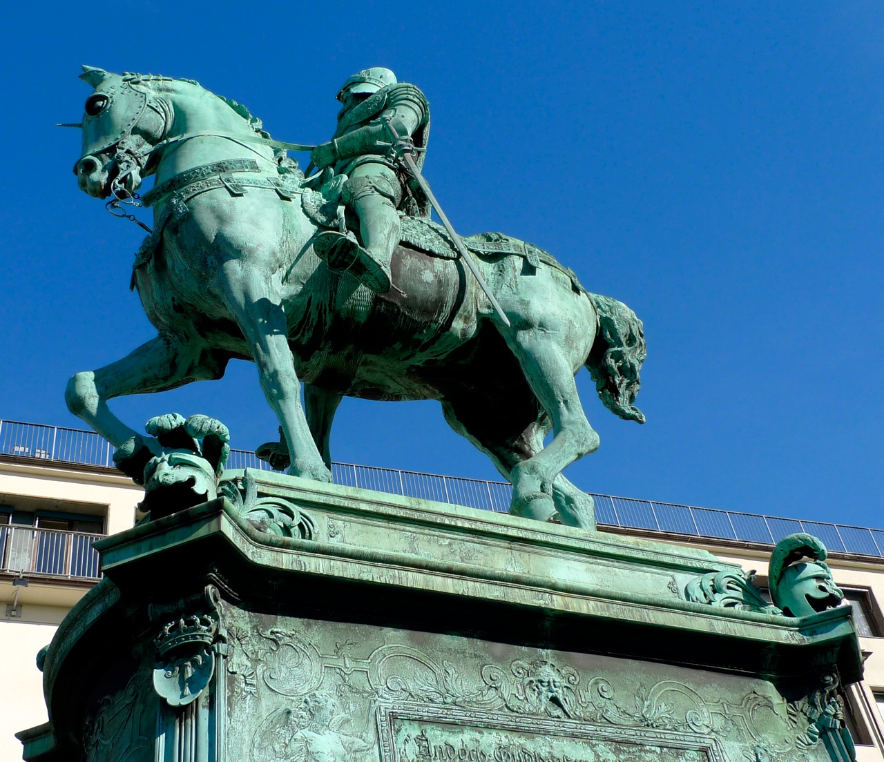 VIKTOR TRAPPSTEG: NÄRBILD KOPPARMÄRRA