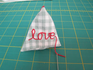 chick chick sewing: How to make a pyramid sachet 三角サシェ作り方