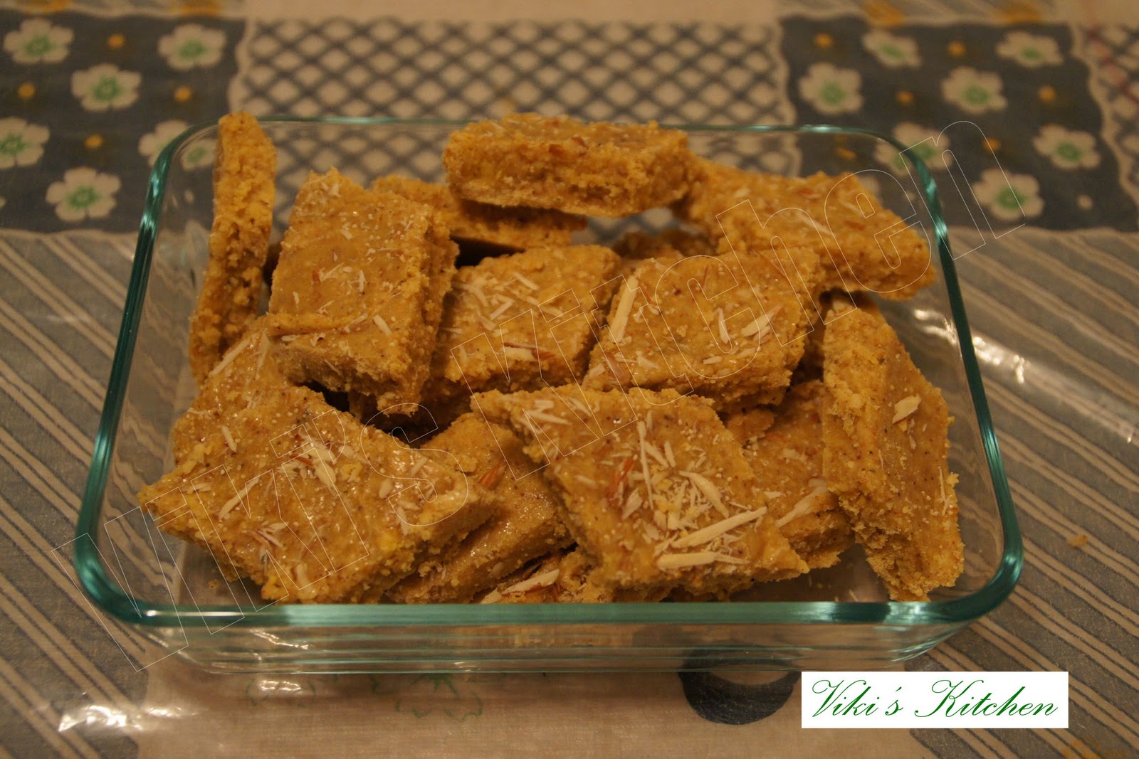 Viki 's Kitchen: Mohanthal
