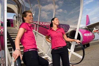 jasiaero: Wizz Air - Air Hostess Photos