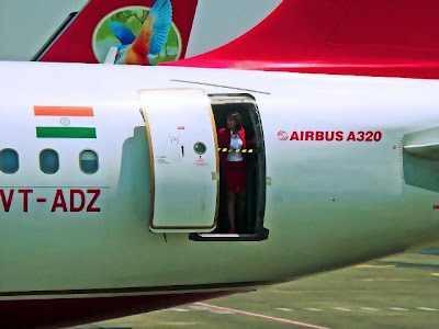 jasiaero: Beautiful Air Hostess of Kingfisher Airlines
