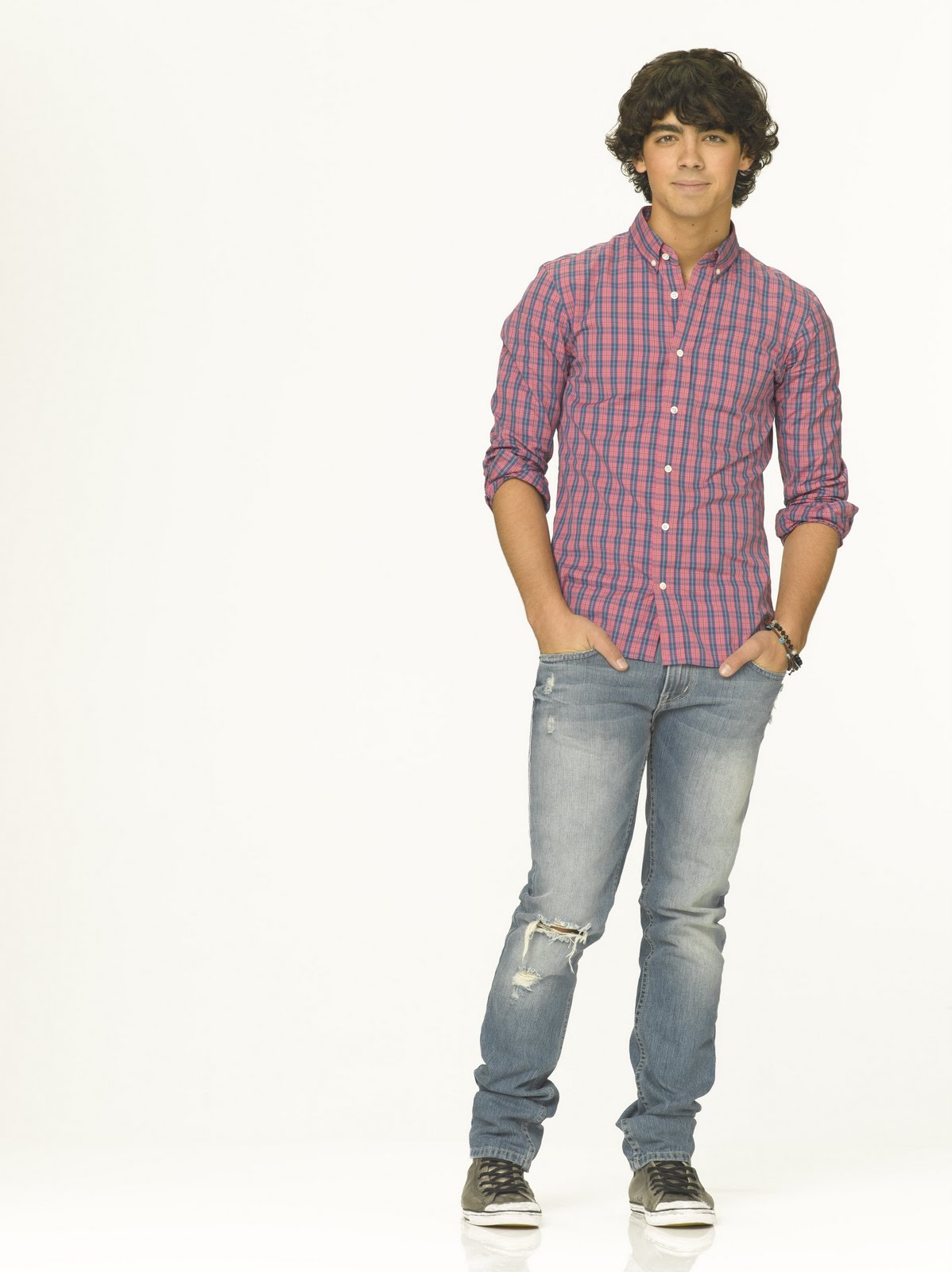 disney-Pretty: Imagenes de Shane en Camp Rock 2