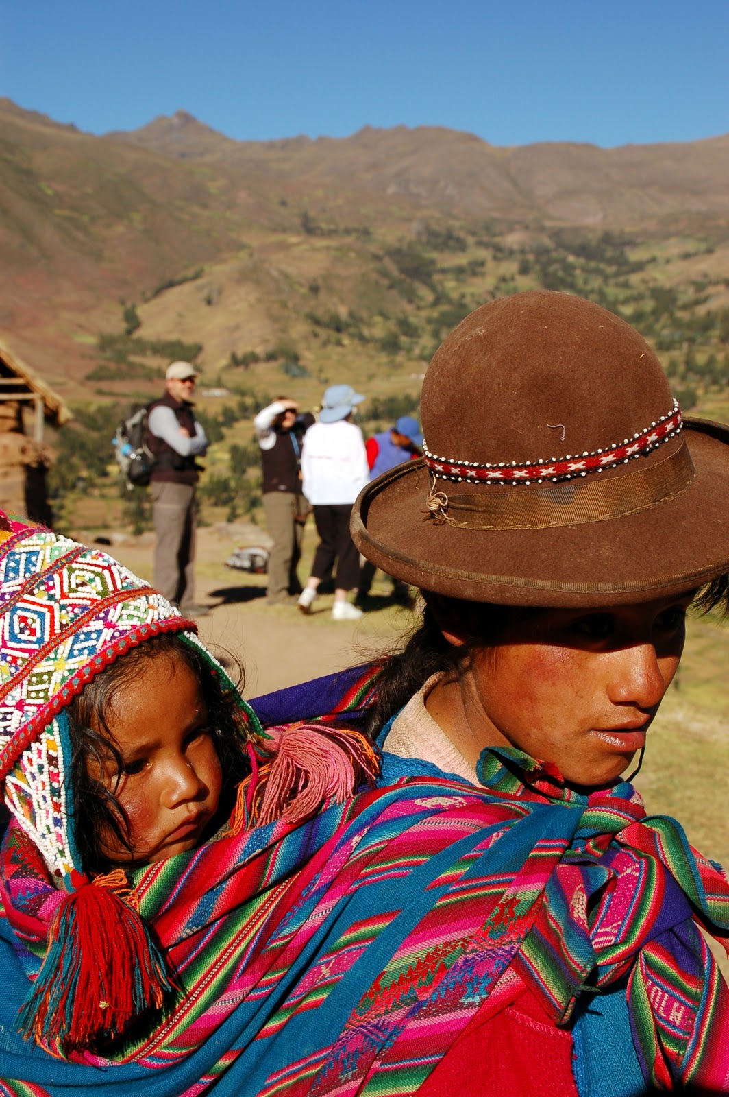 La vida y milagros de JudyK: Attached photos of people in Peru