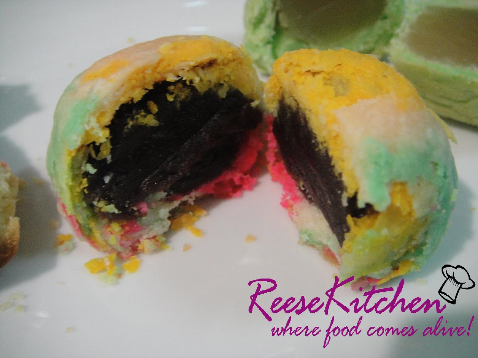 ReeseKitchen: Rainbow Flaky Mooncake & Shanghai Mooncake