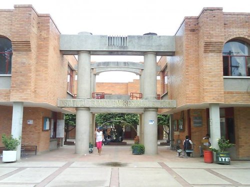 El Colegio Itey El Mejor: Entrada Al Colegio Itey