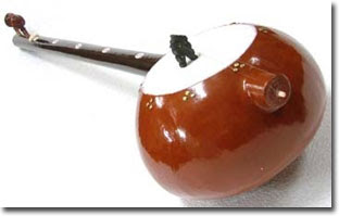 MUSICAL INSTRUMENTS: STRING INSTRUMENTS (BOWED INSTRUMENTS)